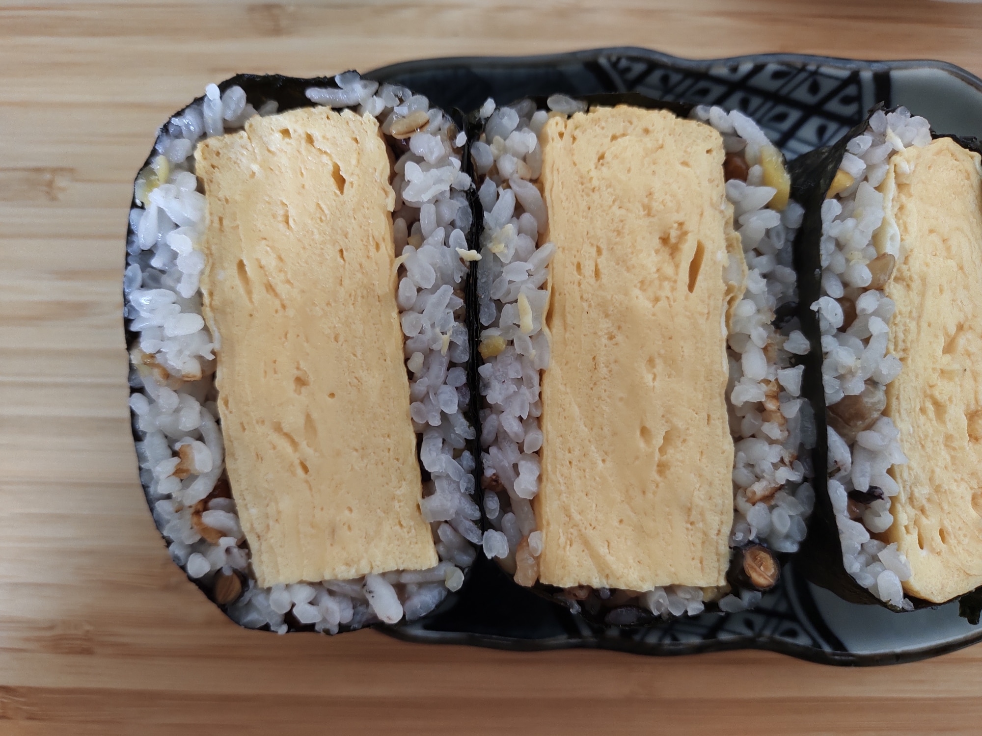 だし巻き玉子のおにぎらず レシピ・作り方 by ちび主婦 - 楽天レシピ