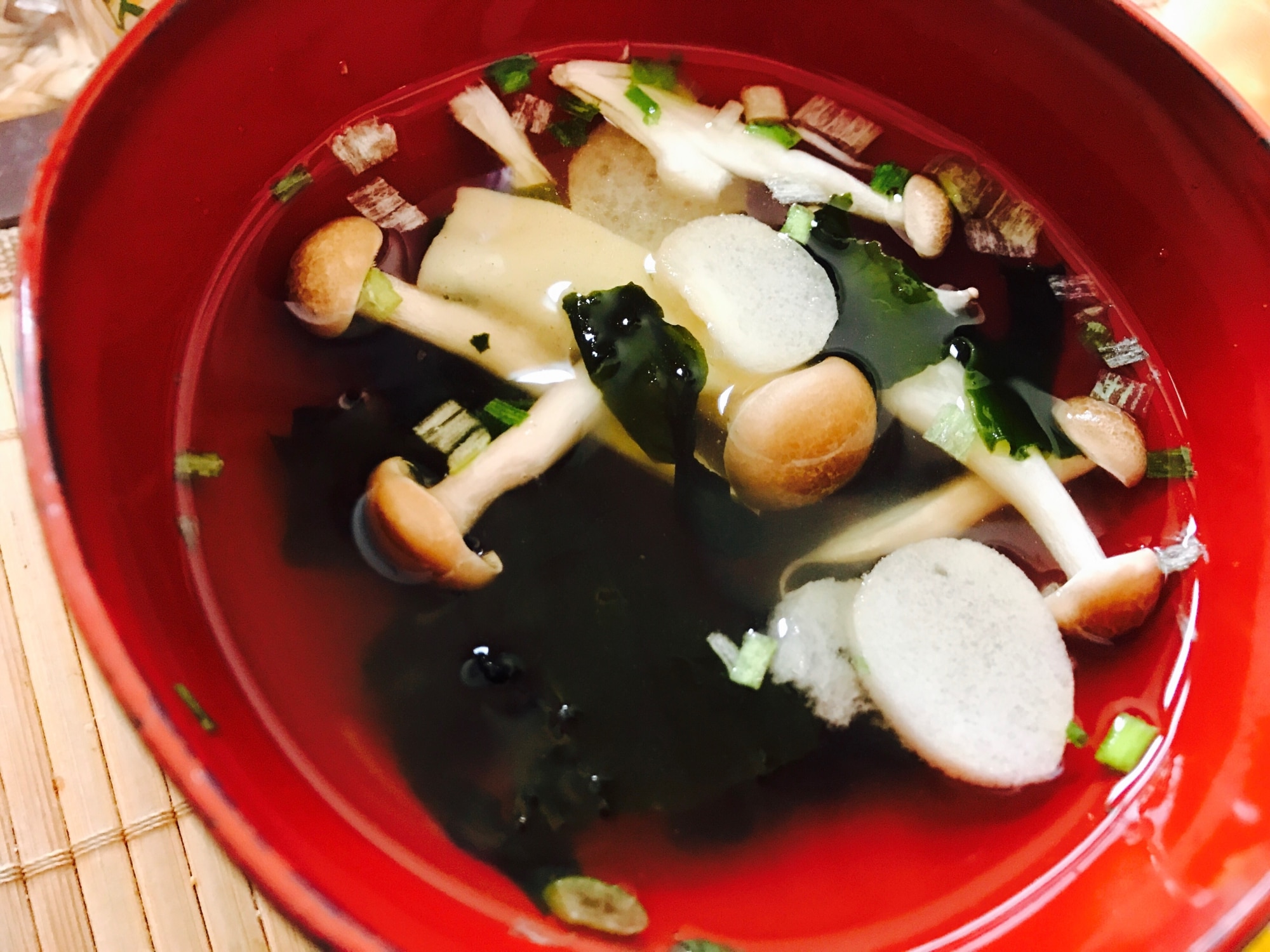 インスタントで！しめじチーズのわかめ吸い物 レシピ・作り方 by たかまさ20010911 - 楽天レシピ