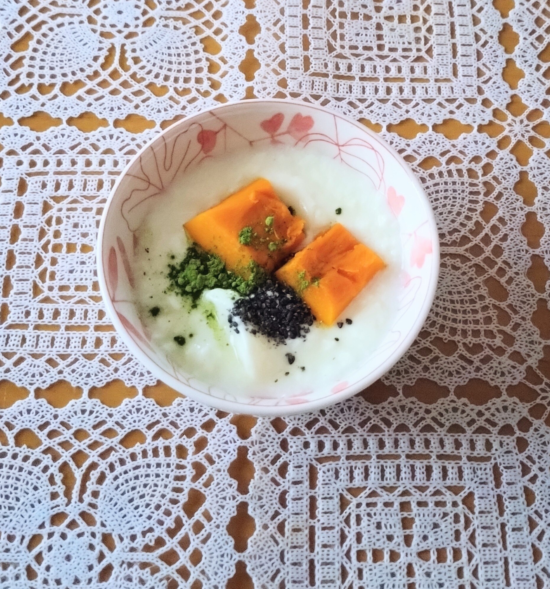 かぼちゃと抹茶黒ごまヨーグルト レシピ・作り方 by kyjm110 - 楽天レシピ