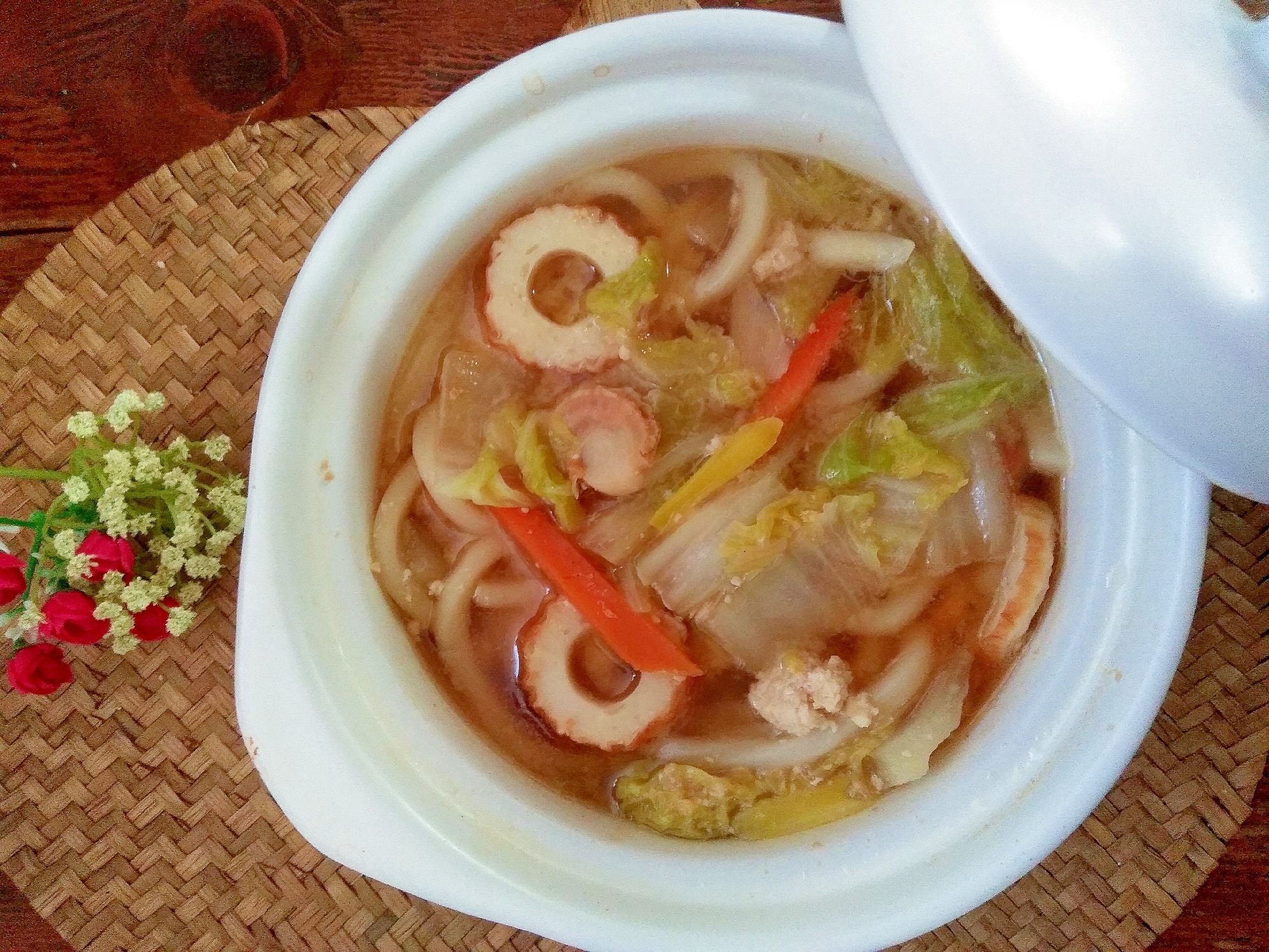 土鍋であつあつ味噌煮込みうどん レシピ・作り方 by 夢シニア(レポ返遅くなります） - 楽天レシピ