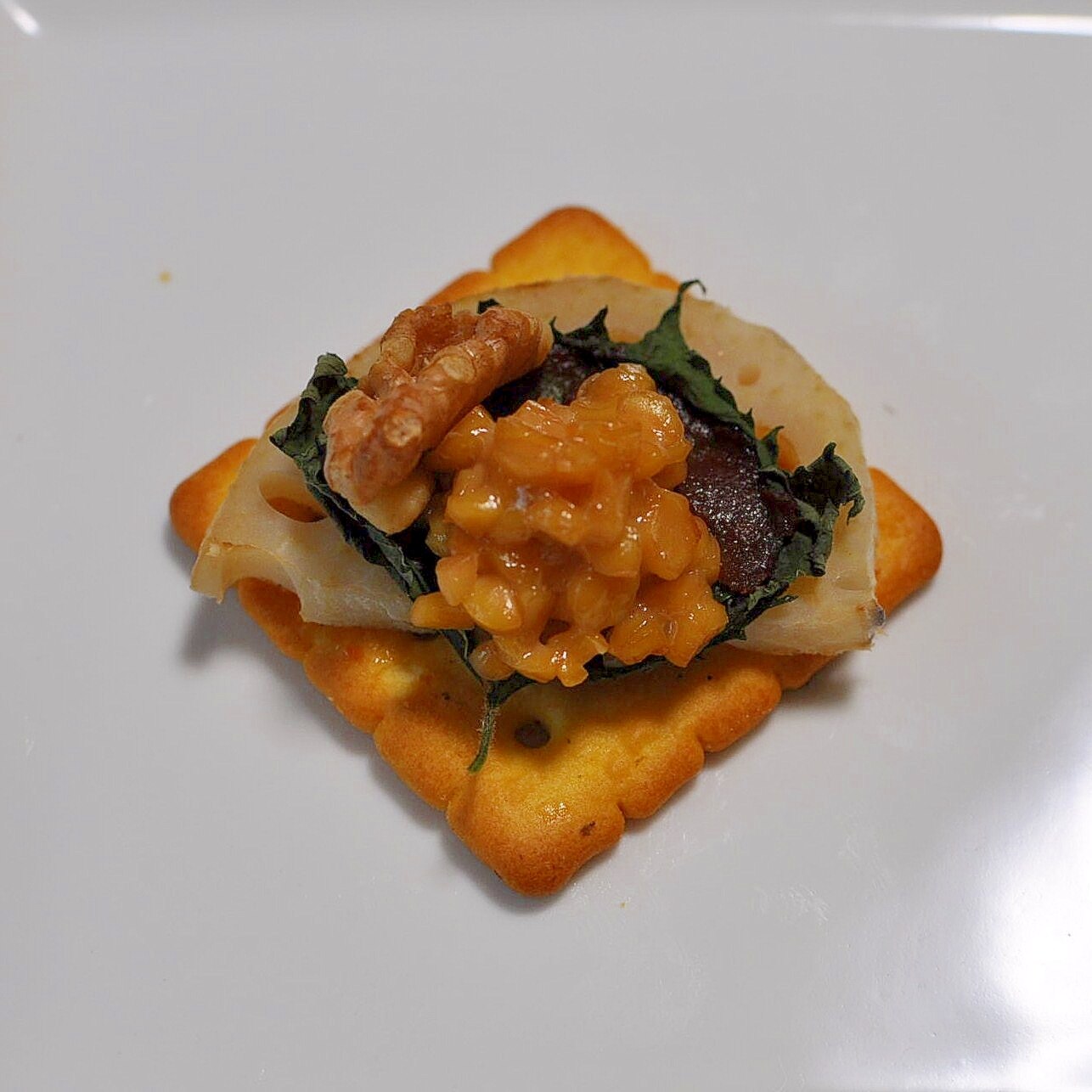 蓮根,紫蘇,納豆,胡桃,味噌deクラッカー レシピ・作り方 by taka5chan｜楽天レシピ