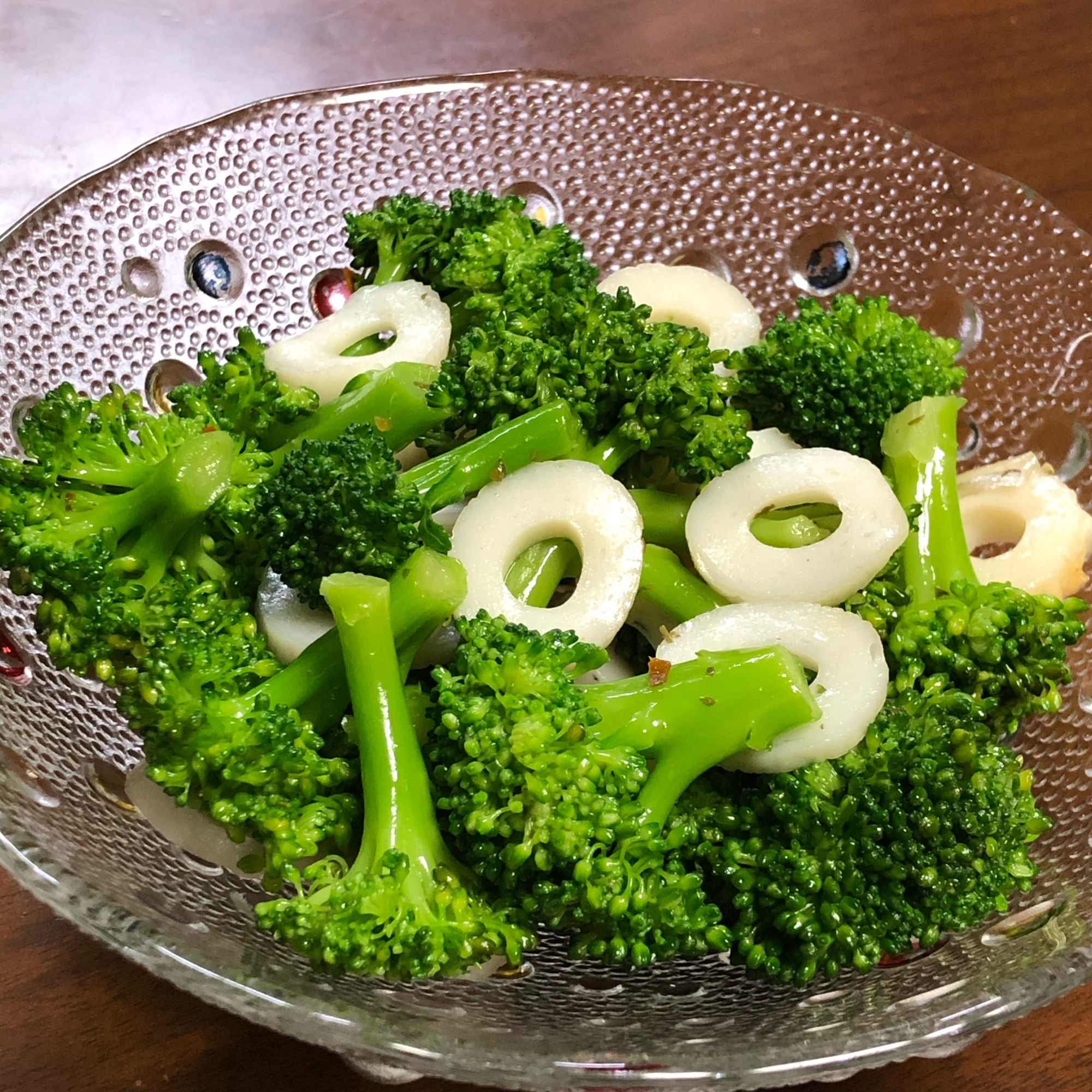 ブロッコリーとちくわのペペロンチーノ レシピ・作り方 by 西野シオン - 楽天レシピ