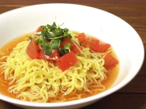 今日の冷やし中華（トマト・かいわれ大根） レシピ・作り方 by ぷちとま3195 - 楽天レシピ