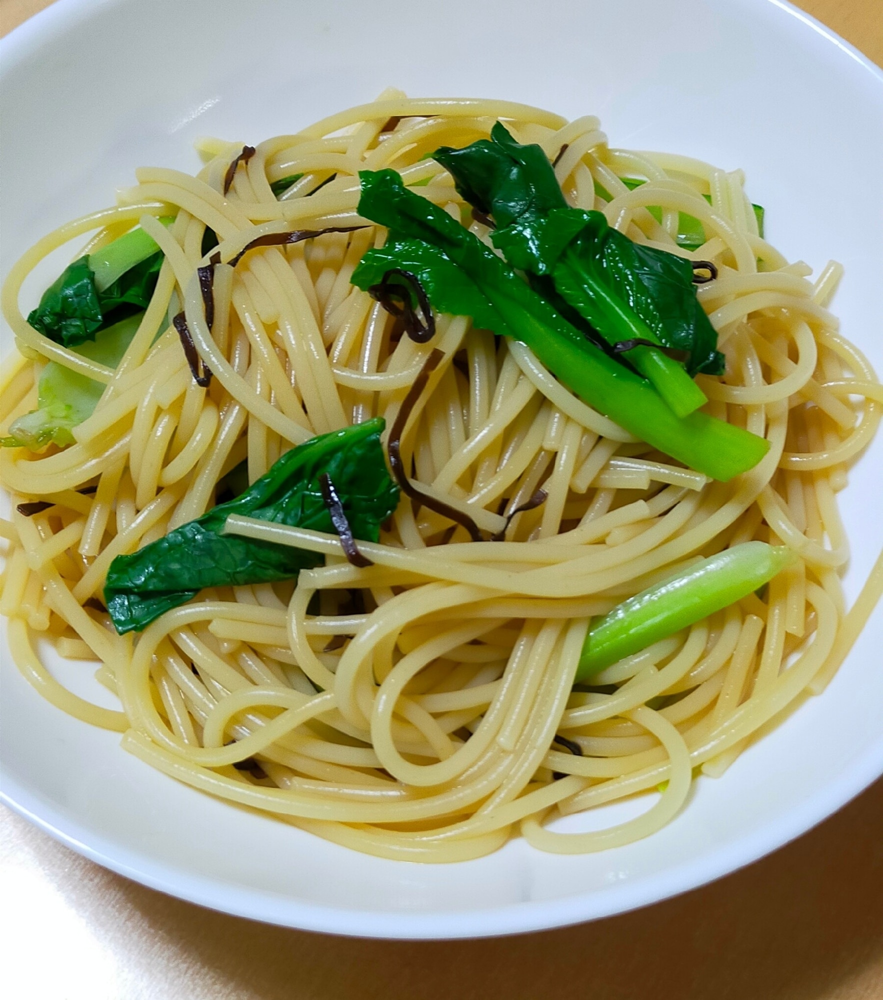 小松菜と塩昆布の和風パスタ レシピ・作り方 by ミームー'sきっちん - 楽天レシピ