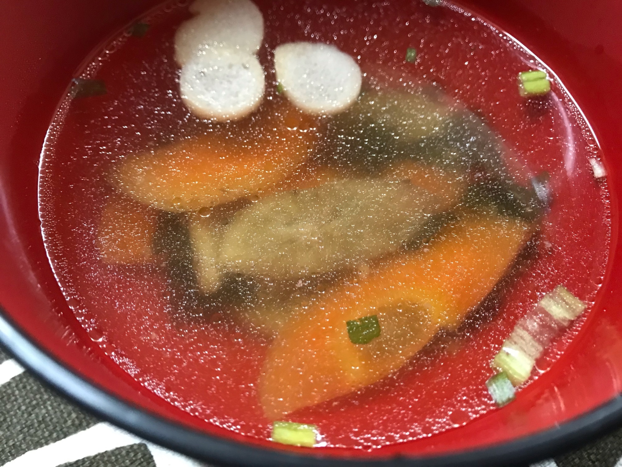 インスタントで！にんじんとごぼうのオリーブお吸い物 レシピ・作り方 by たかまさ20010911 - 楽天レシピ