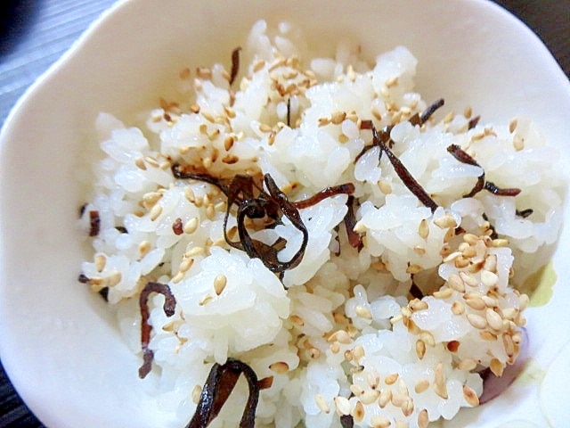 塩昆布ご飯 レシピ・作り方 by libre*｜楽天レシピ