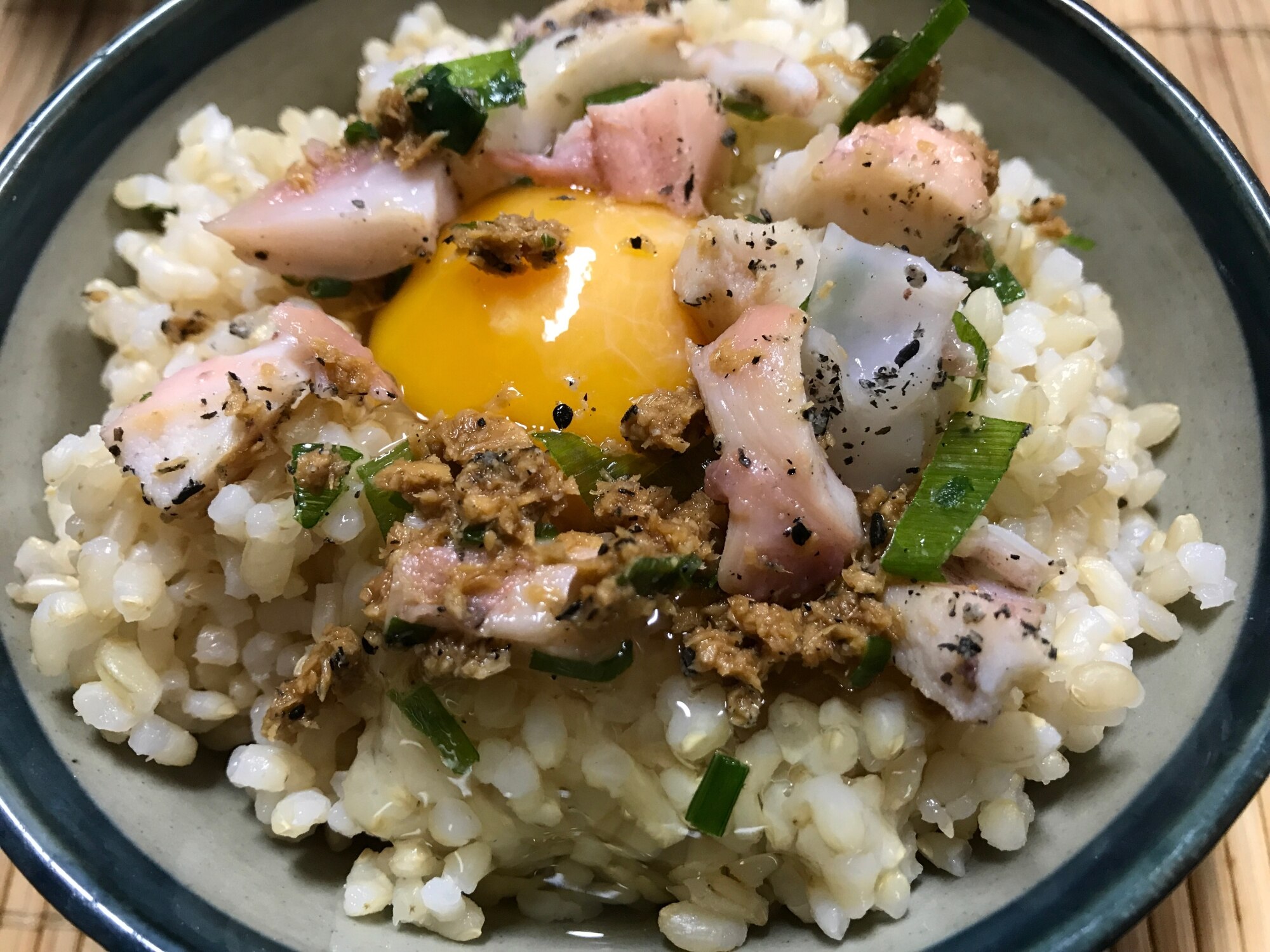 タコ刺しのゴマ山わさび和えのせTKG レシピ・作り方 by たかまさ20010911 - 楽天レシピ