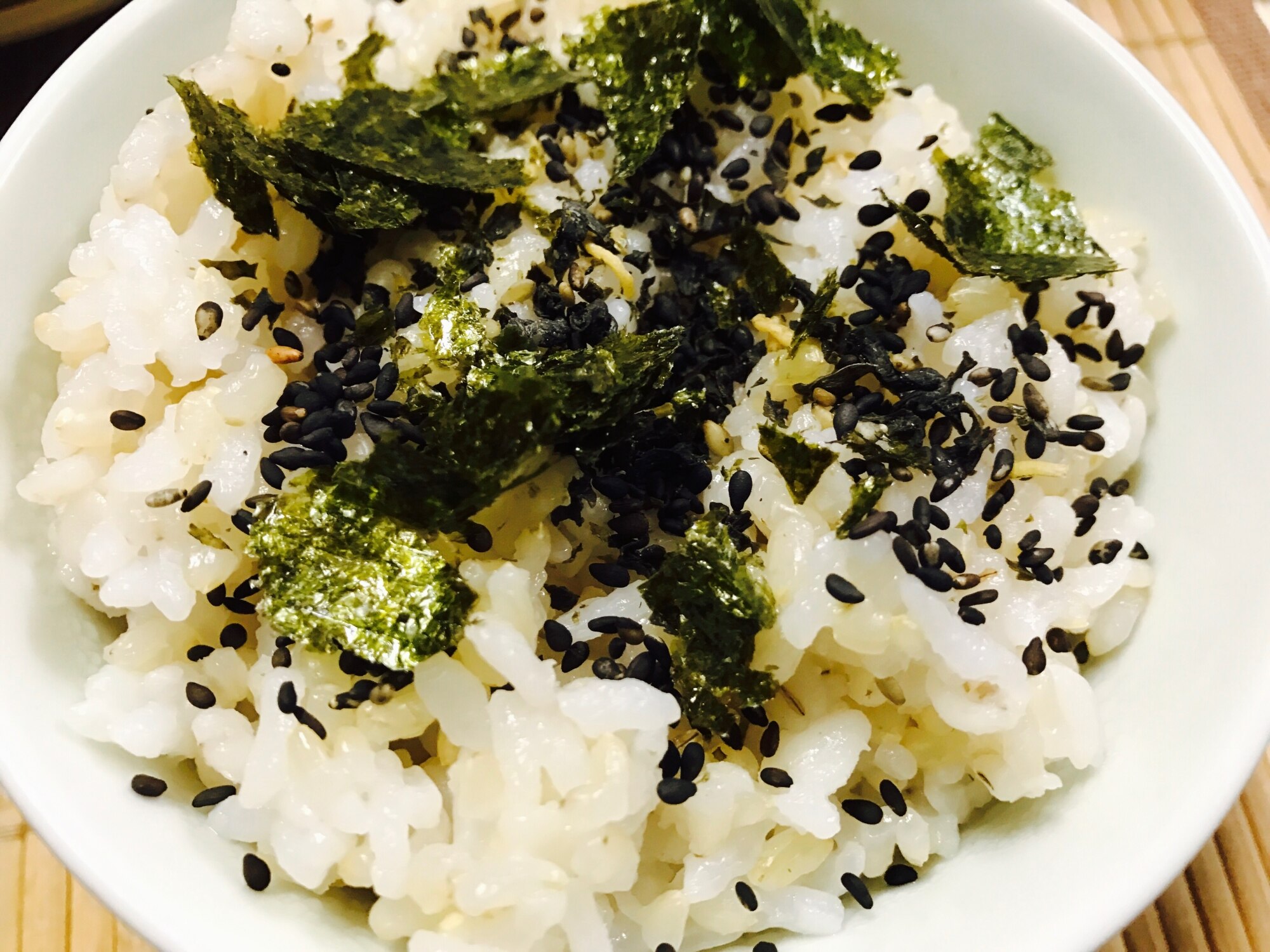 ブラックパワー！海苔ゴマわかめふりかけ玄米ごはん レシピ・作り方 by たかまさ20010911 - 楽天レシピ