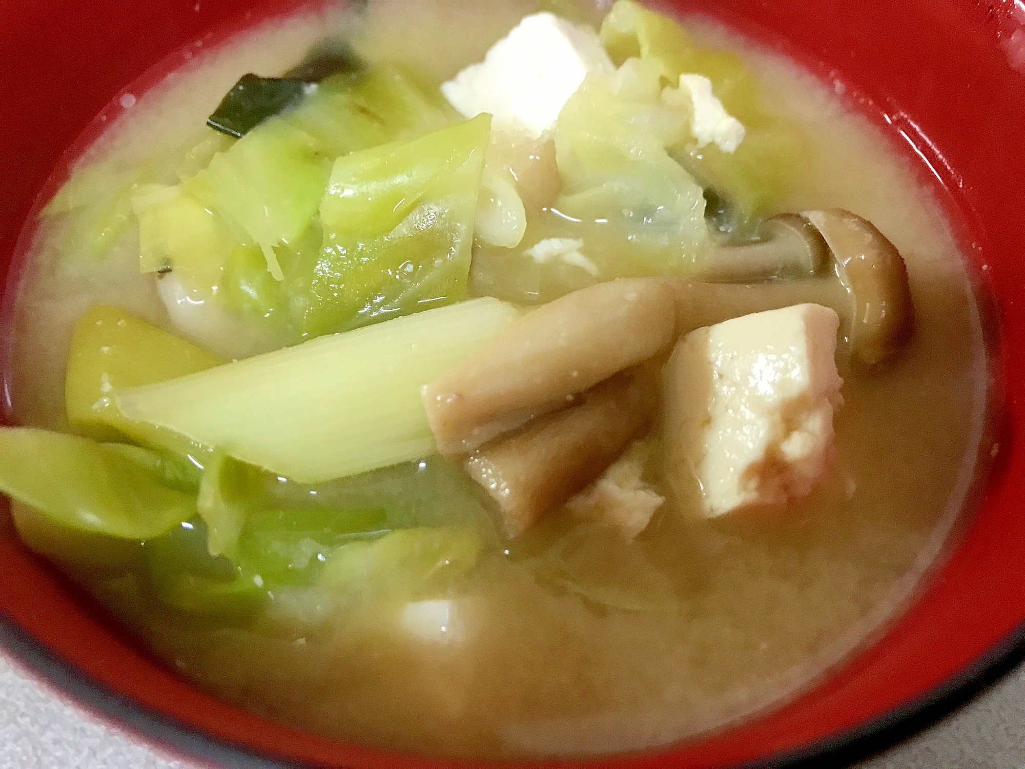 ネギとキャベツとシメジの豆腐味噌汁 レシピ・作り方 by たかまさ20010911 - 楽天レシピ