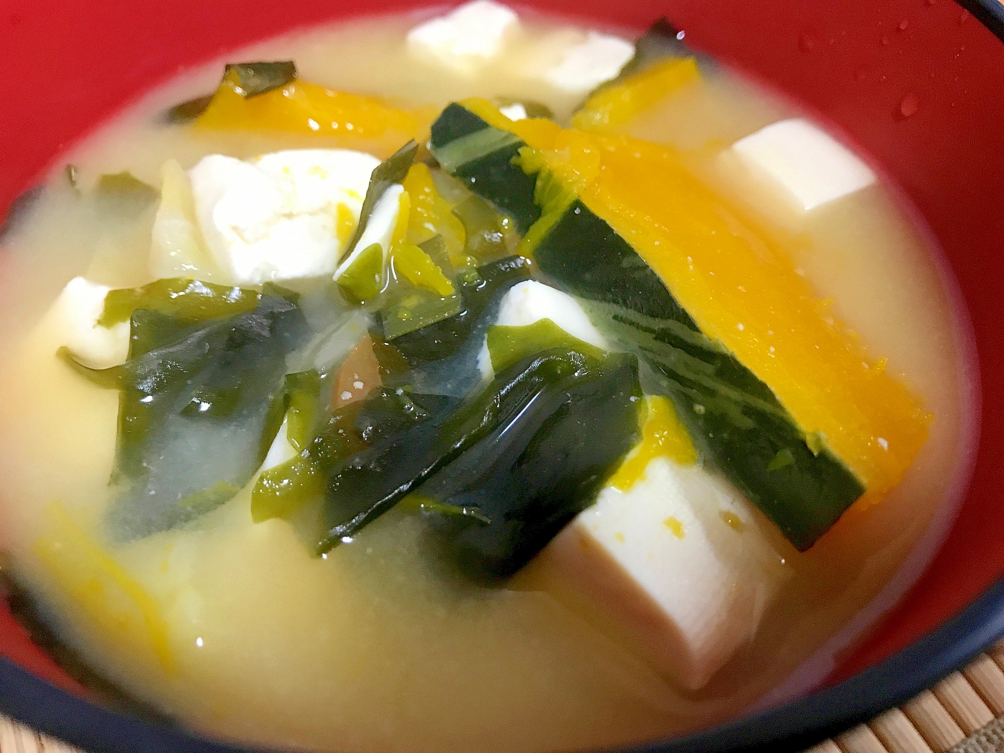 キャベツとカボチャと豆腐のわかめ味噌汁 レシピ・作り方 by たかまさ20010911 - 楽天レシピ