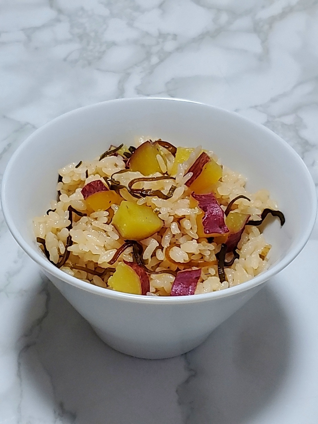 さつまいもの塩昆布バター炊き込みご飯 レシピ・作り方 by じゅん たま♪ - 楽天レシピ