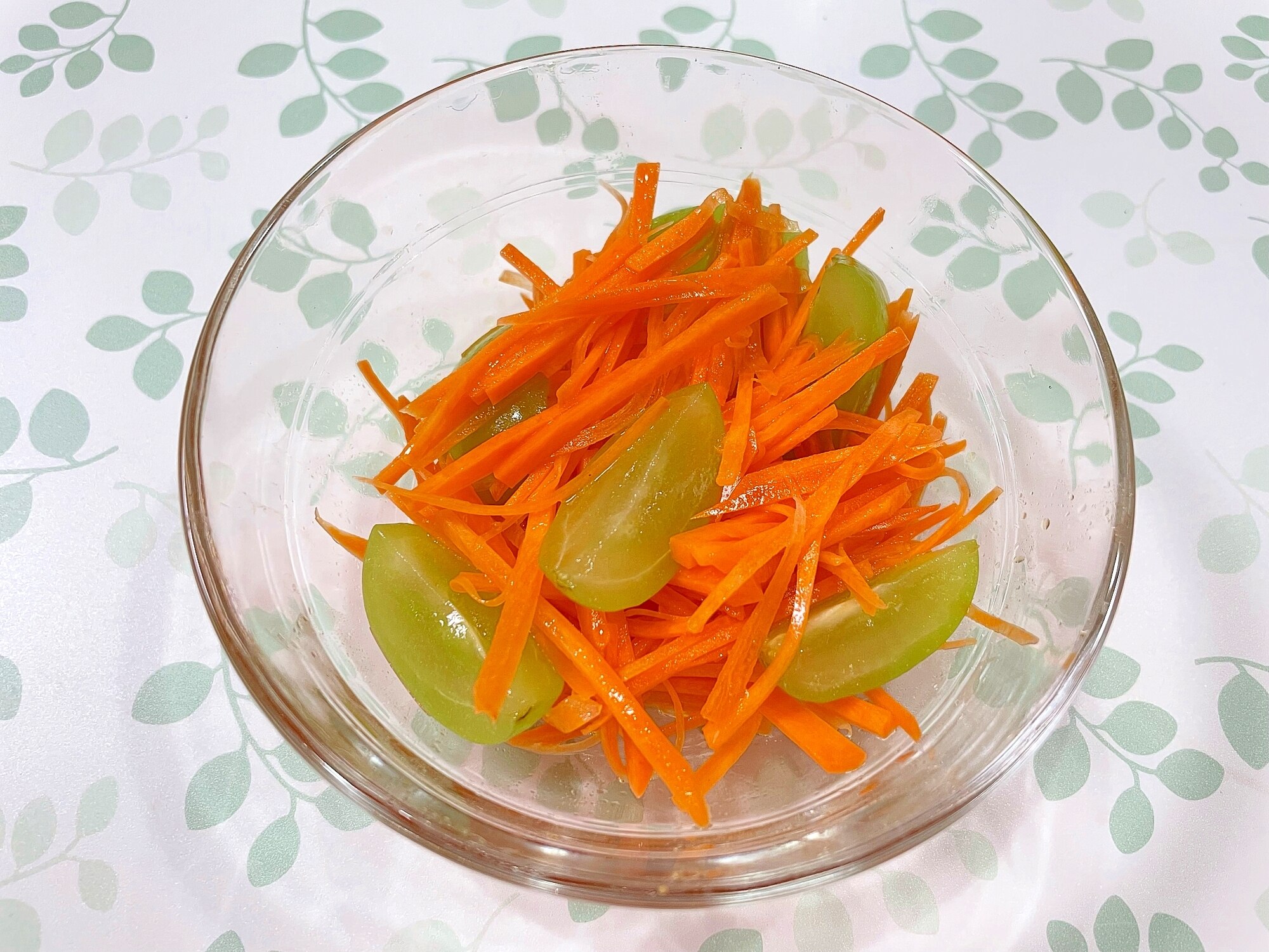 人参とシャインマスカットのサラダ レシピ・作り方 by もぐもぐばばち - 楽天レシピ