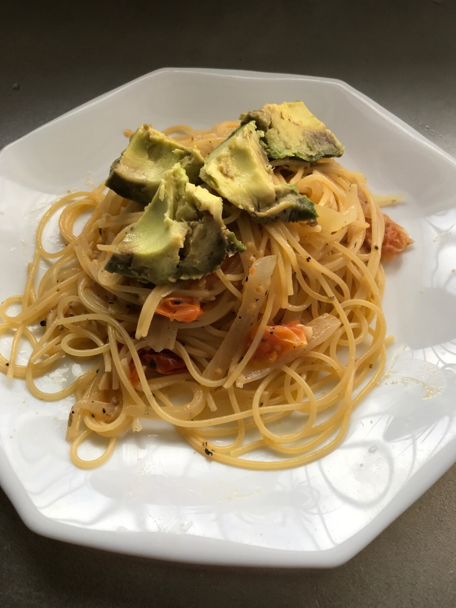 アボガドのトマトパスタ レシピ・作り方 by けけり - 楽天レシピ