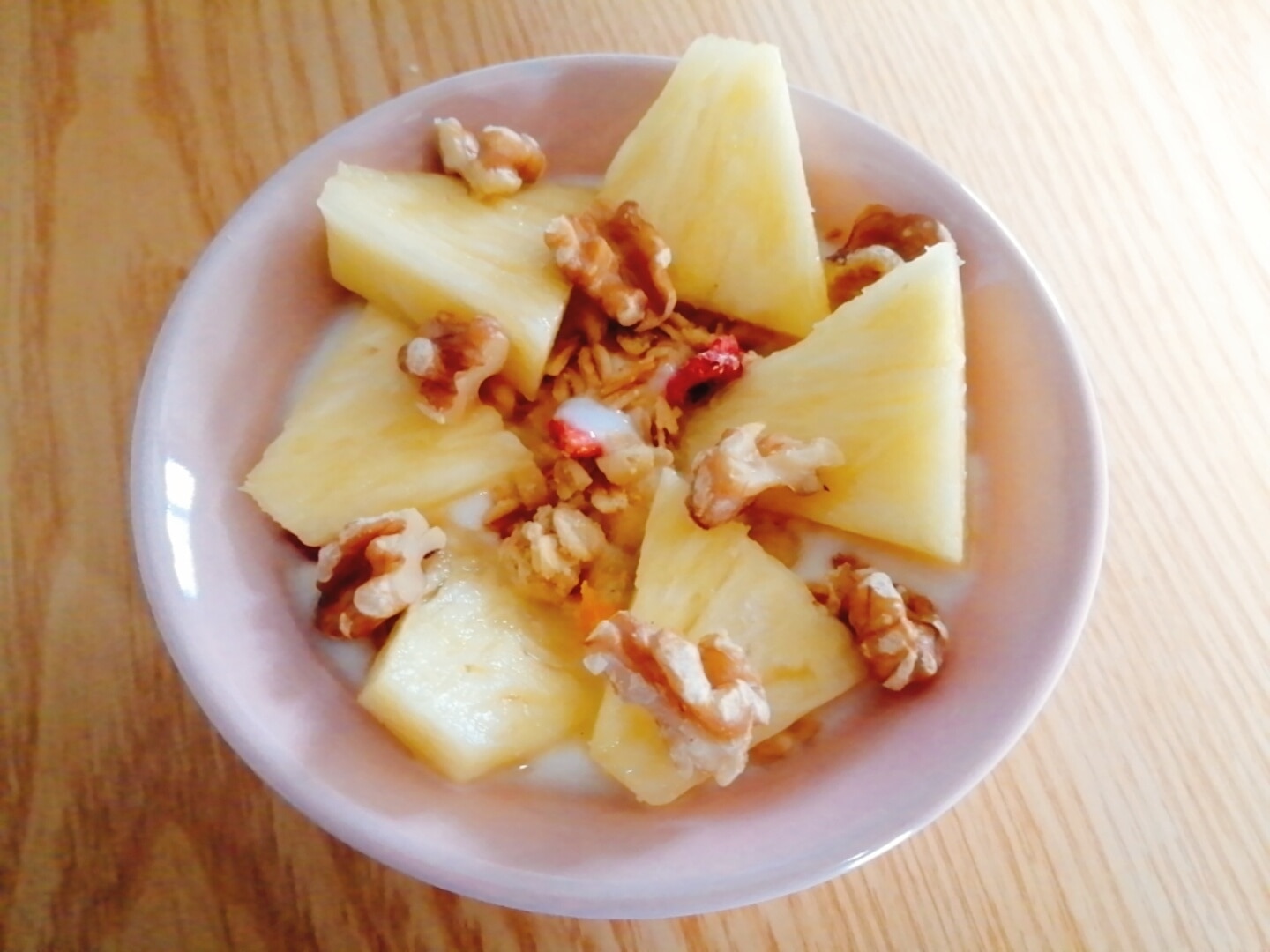 フルグラとパイナップルとくるみのヨーグルト レシピ・作り方 by はじゃじゃ - 楽天レシピ