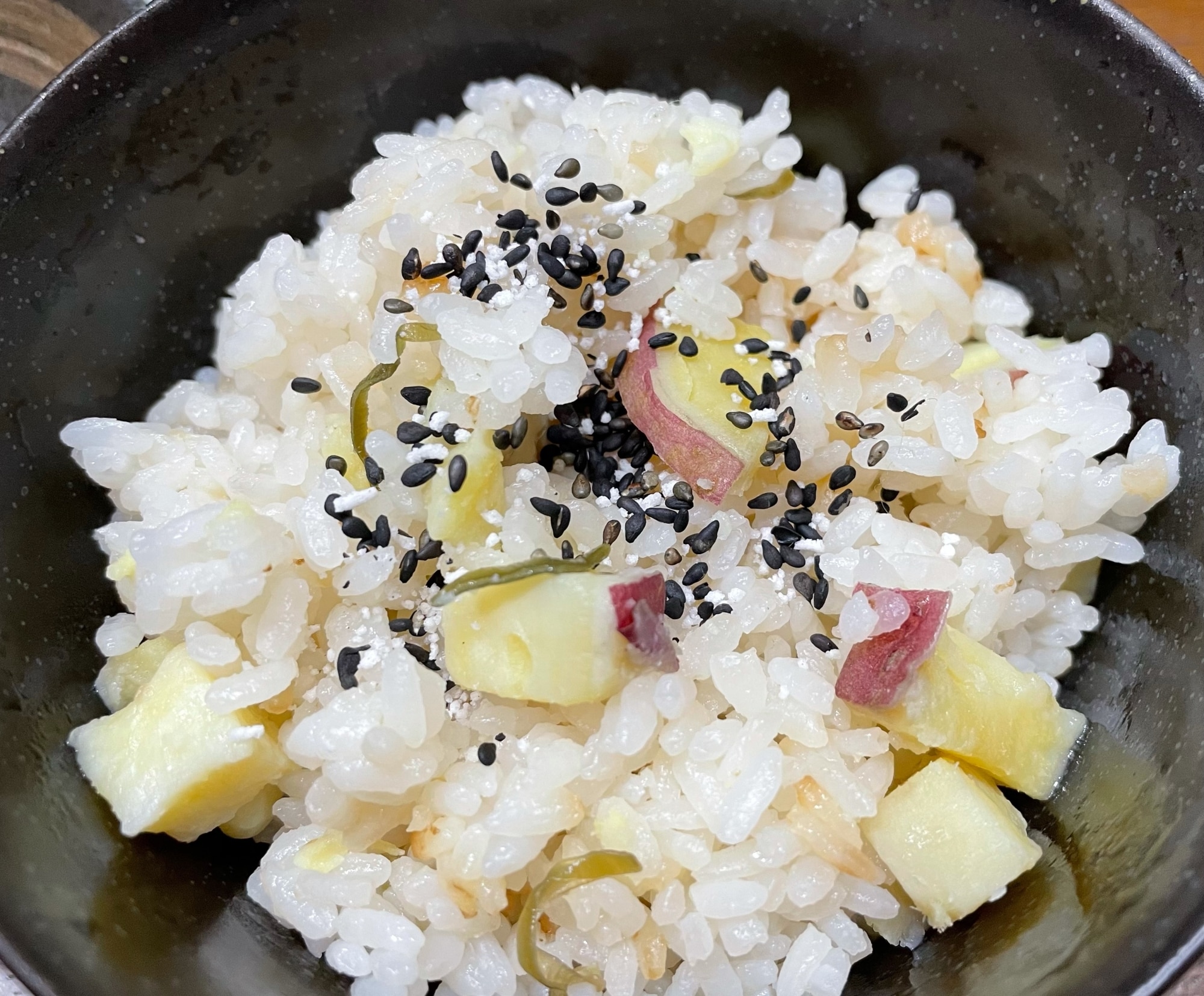 塩昆布でさつまいもご飯 レシピ・作り方 by 茶色いヒーター - 楽天レシピ