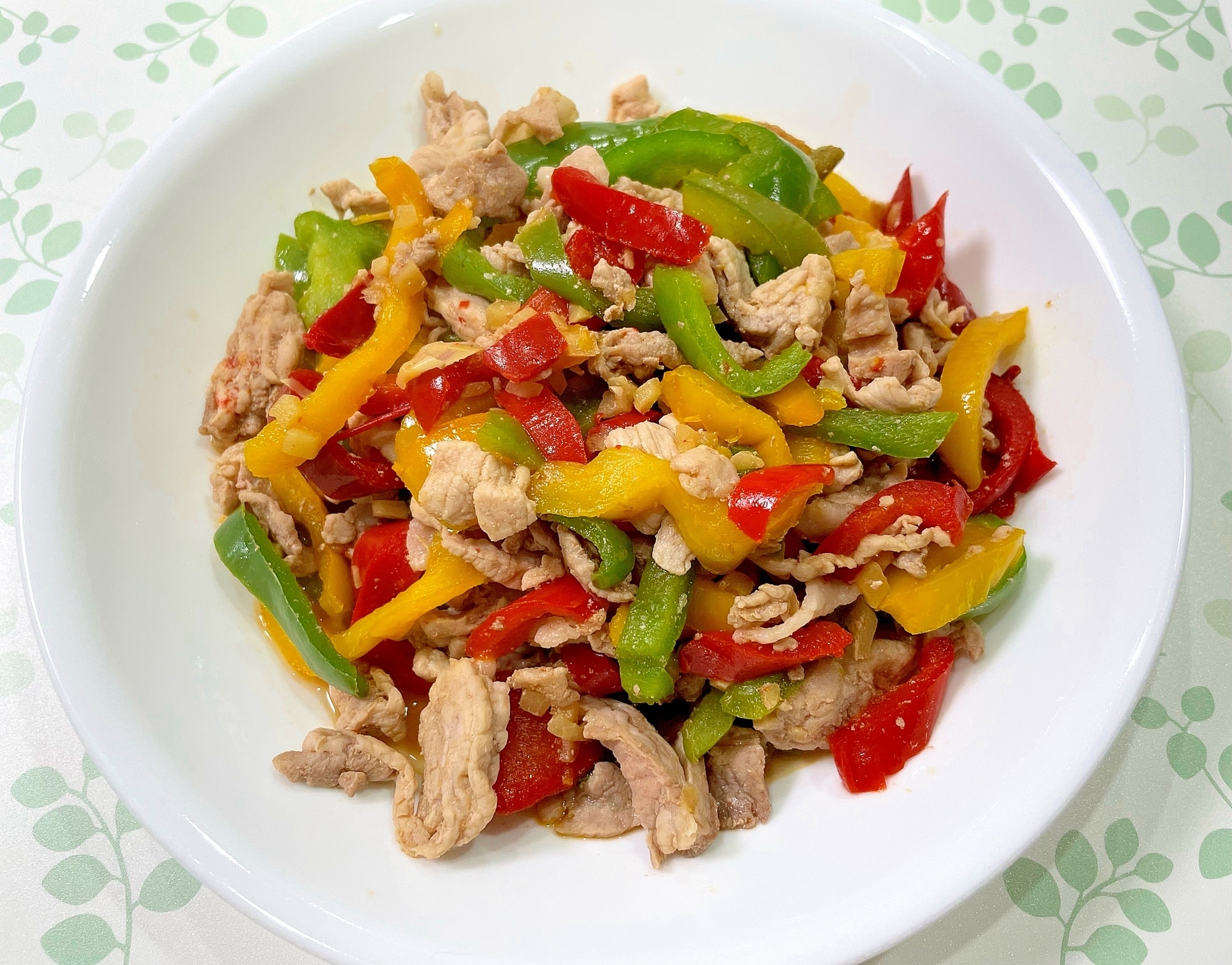 パプリカと豚肉の生姜炒め レシピ・作り方 by もぐもぐばばち - 楽天レシピ